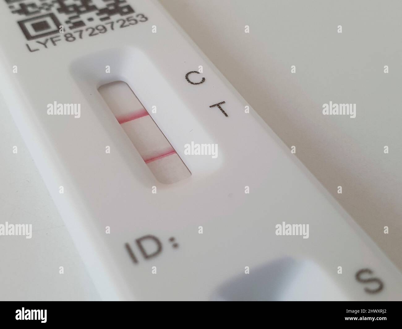 London, UK, 8 March 2022: A positive covid result on a Flow Flex ...