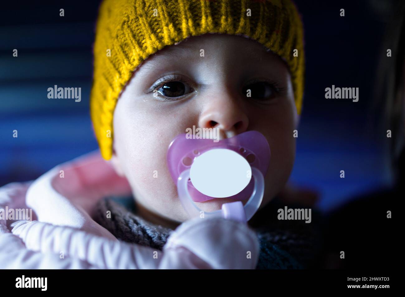 An innocent child looking fearfully into the camera Stock Photo - Alamy
