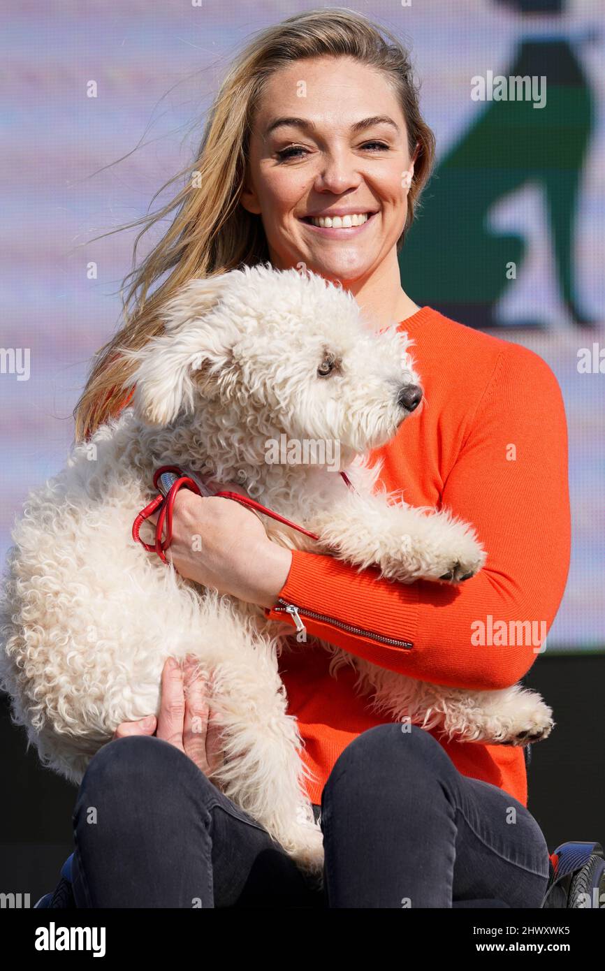 Sophie morgan presenter hi-res stock photography and images - Alamy Sophie morgan presenter hi-res stock photography and images - Alamy