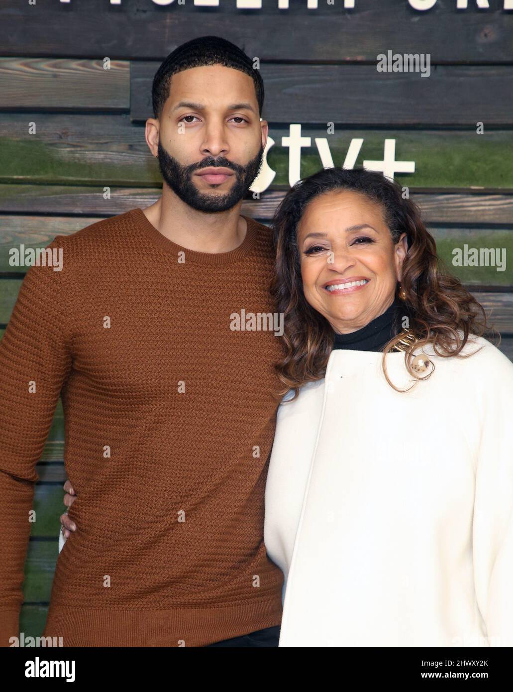 Los Angeles, Ca. 7th Mar, 2022. Norman Nixon Jr, Debbie Allen, at the ...