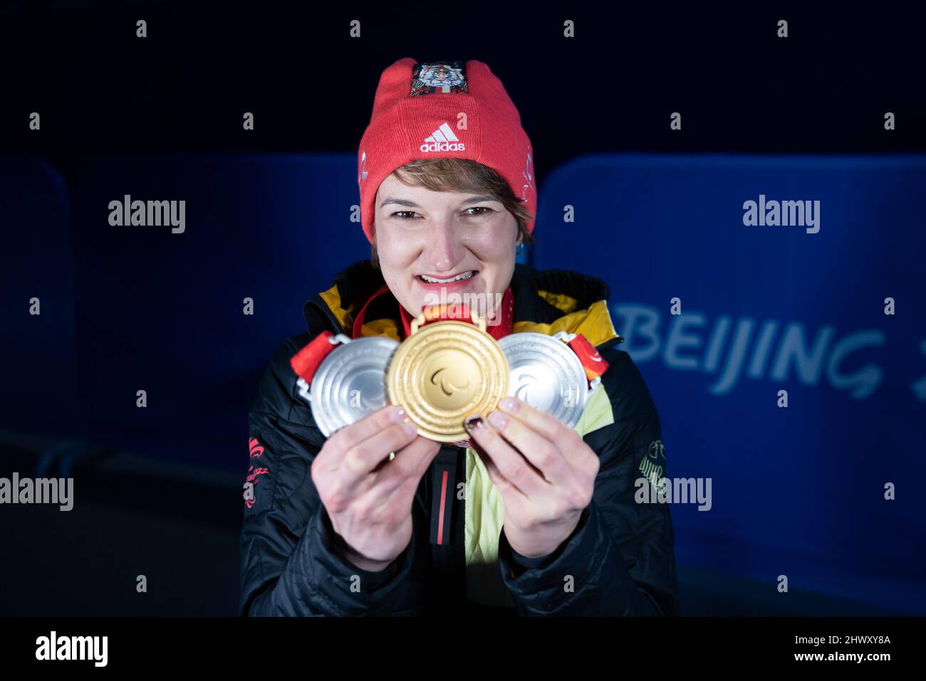 Peking, China. 08th Mar, 2022. Paralympics, Para alpine skiing, women ...