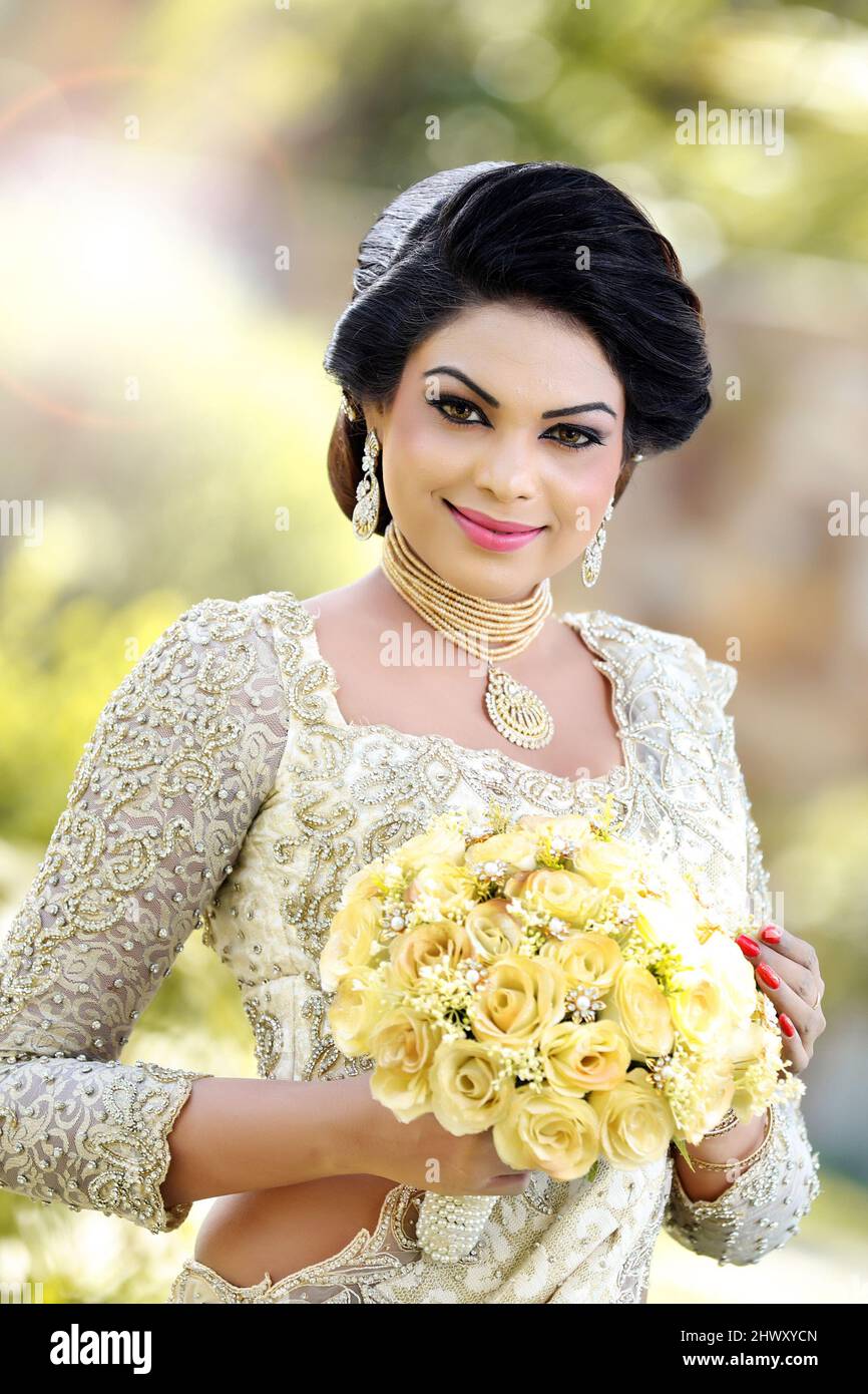 Asian bridal hi-res stock photography and images - Alamy