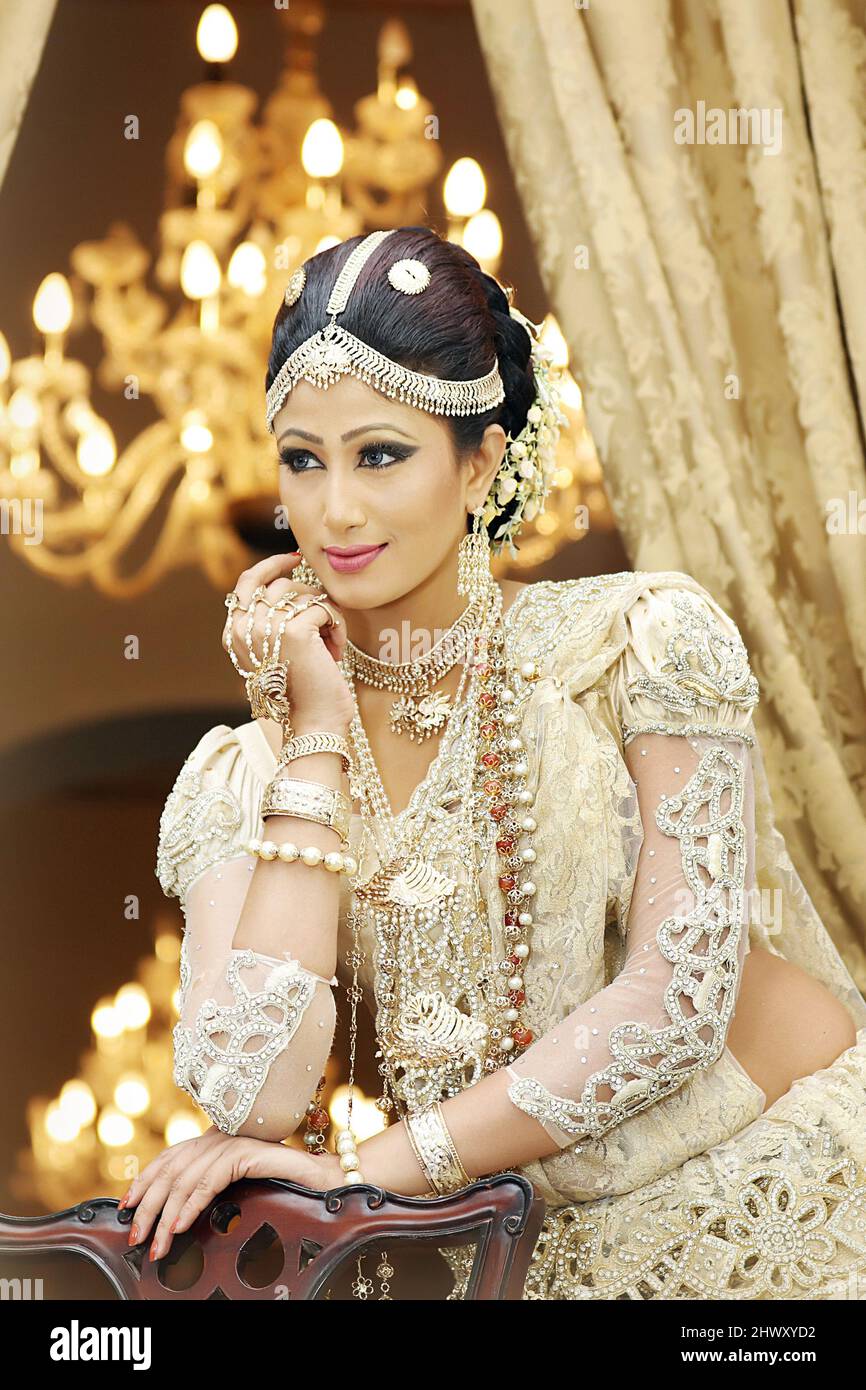 Asian Bridal Photos Stock Photo - Alamy