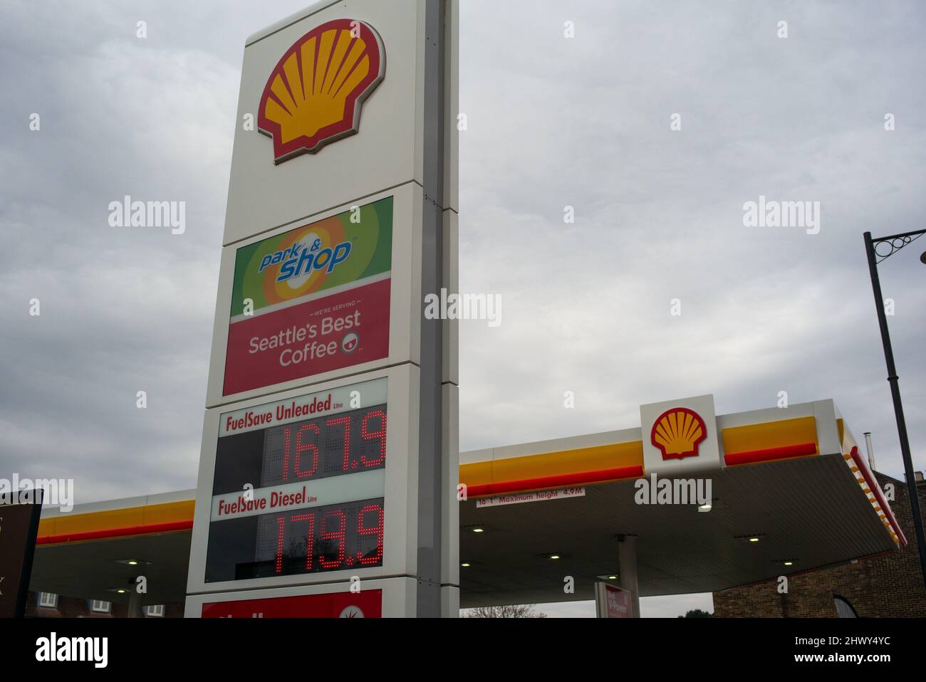 Shell petrol station in Romsey Hampshire Uk charging £167.9 for ...