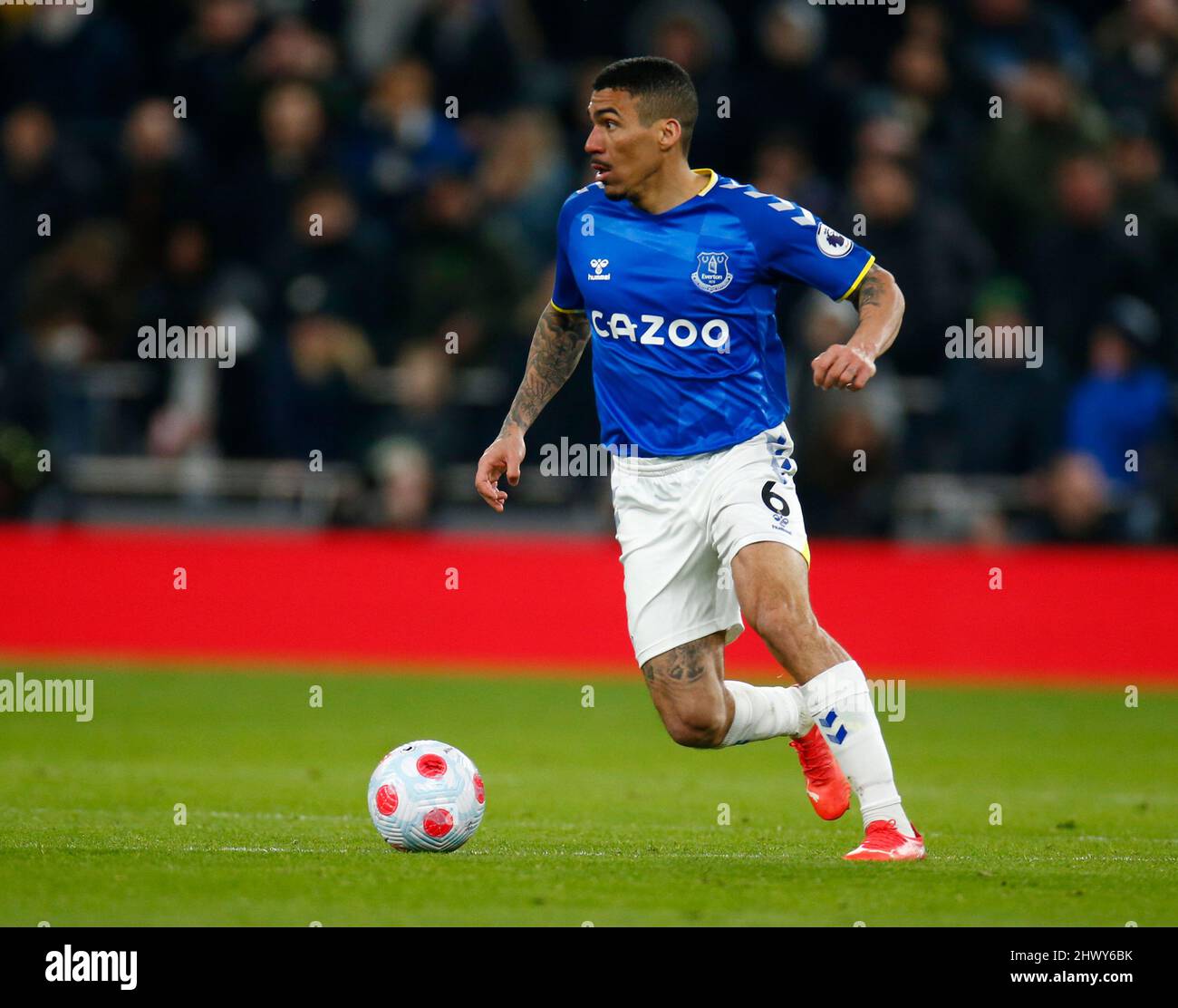 LONDON, England - MARCH 07: Everton's Allan during Premier League ...