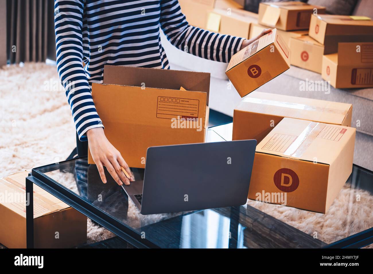 Prepare packaging hi-res stock photography and images - Alamy