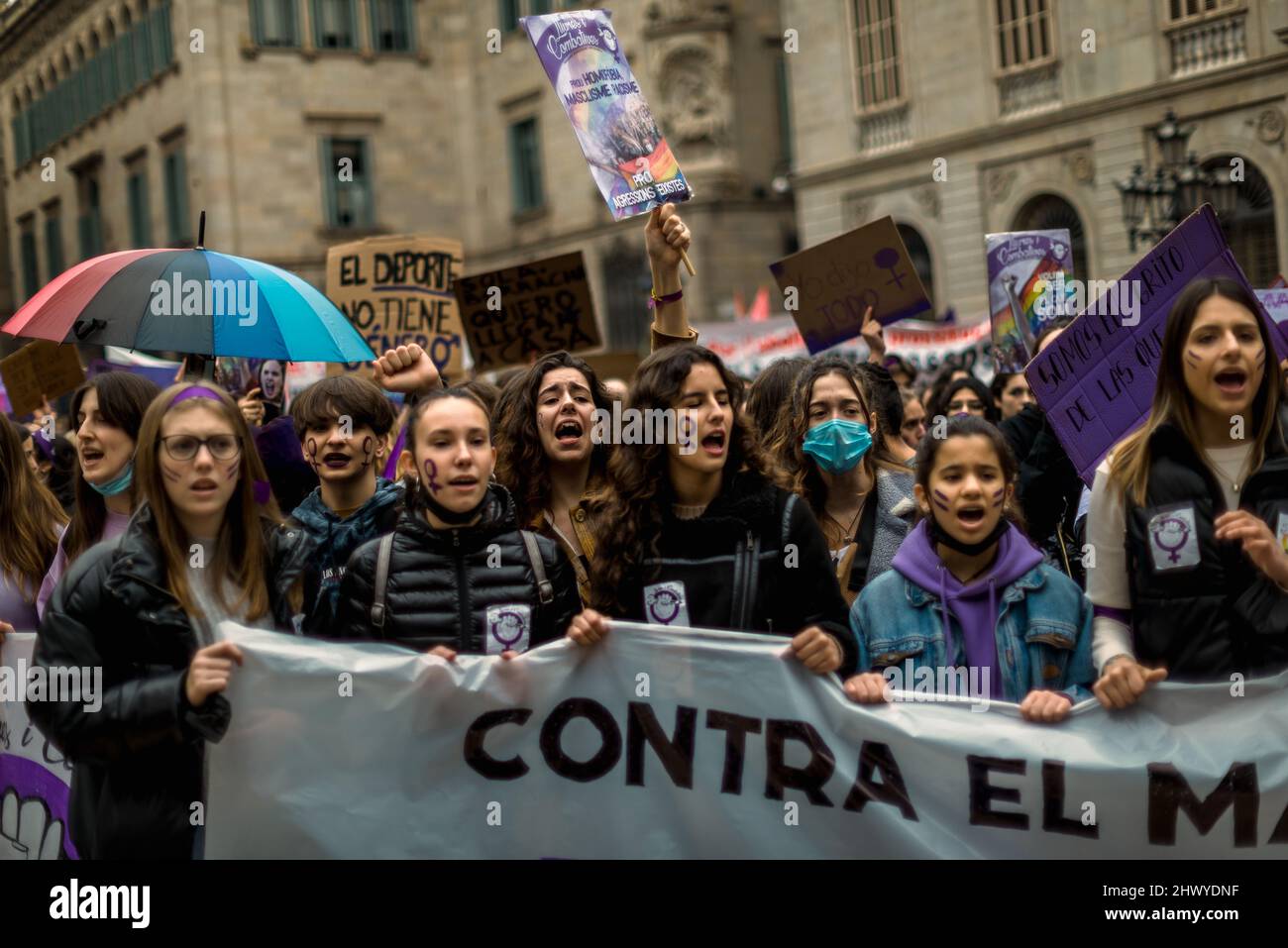 Barcelona, Spain. 8th Mar, 2022. Feminist students take to the streets ...