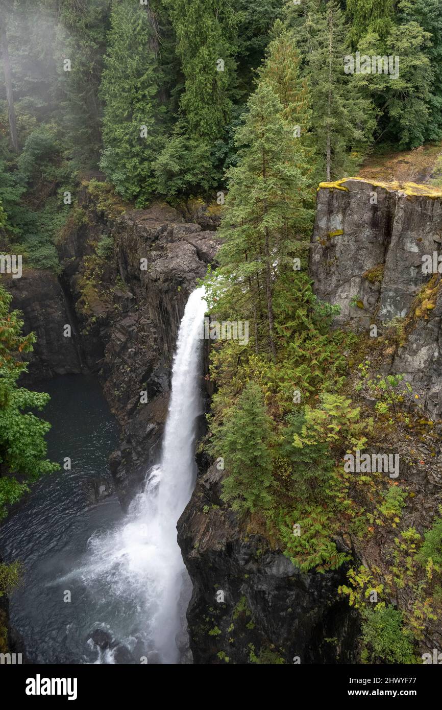 Waterfall in Elk Falls Provincial Park, Campbell River, Vancouver ...