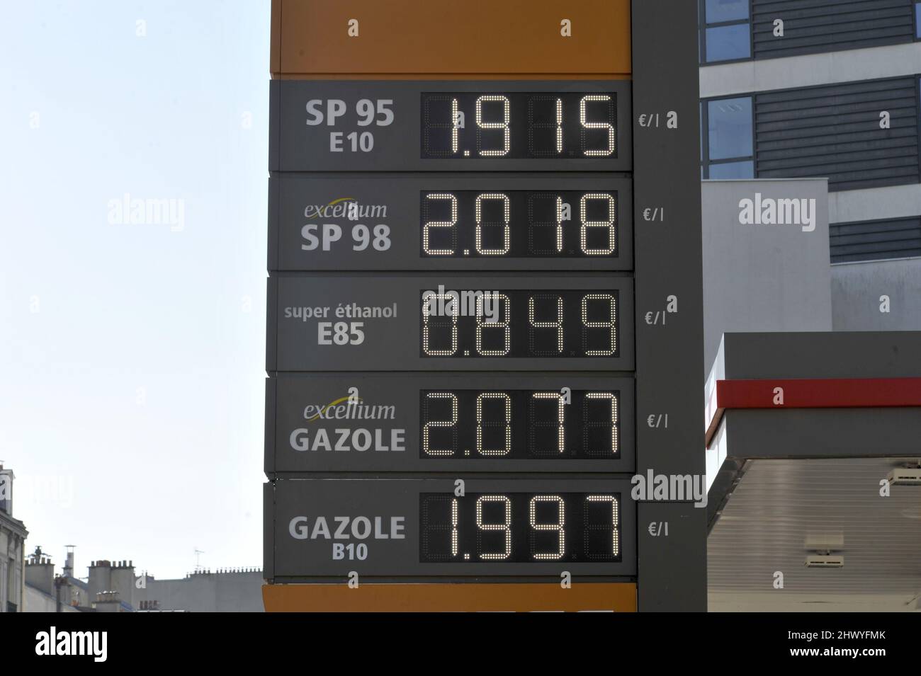 Logo total energies hi-res stock photography and images - Alamy