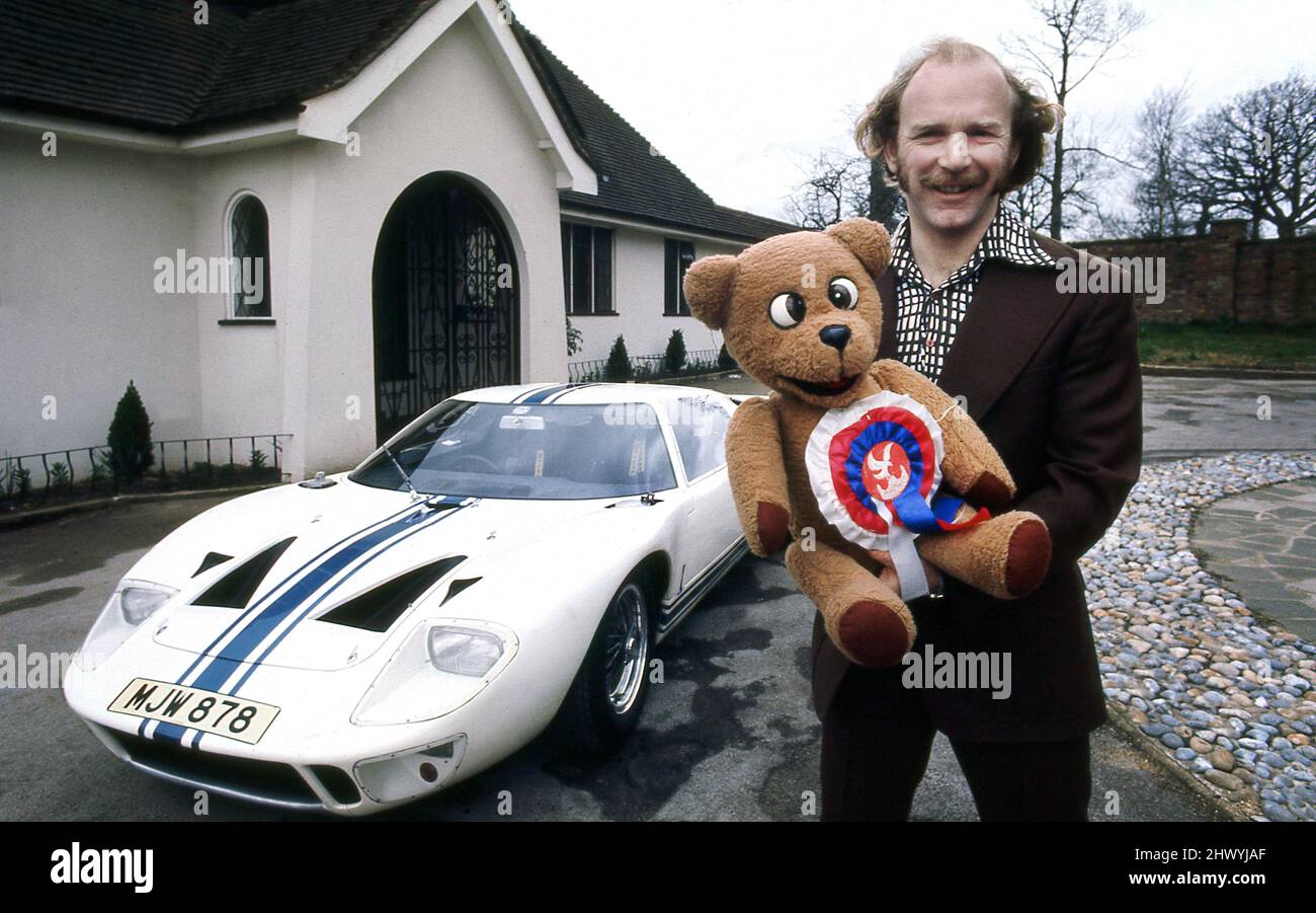 Roger De Courcey with Nokkie Bear at home 1982 Stock Photo - Alamy