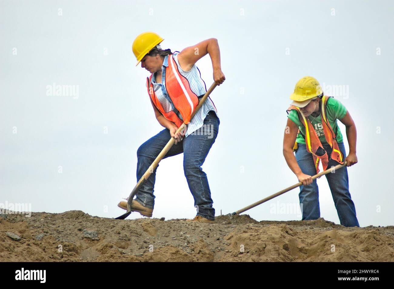 Women hard labor work danger hi-res stock photography and images - Alamy