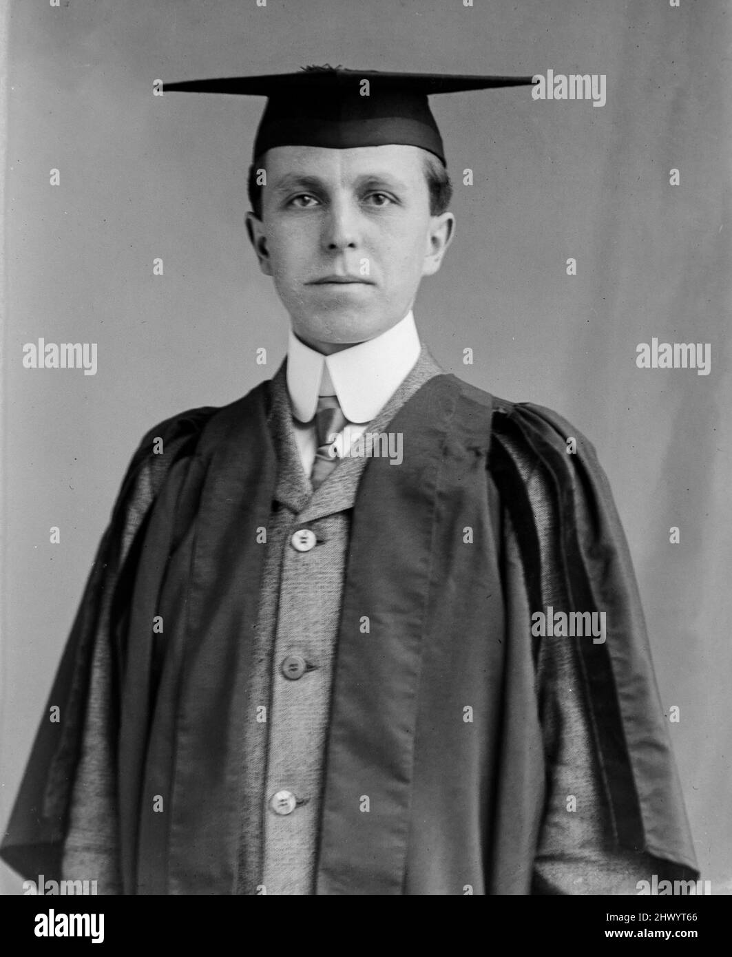 Plate cap Black and White Stock Photos & Images - Alamy