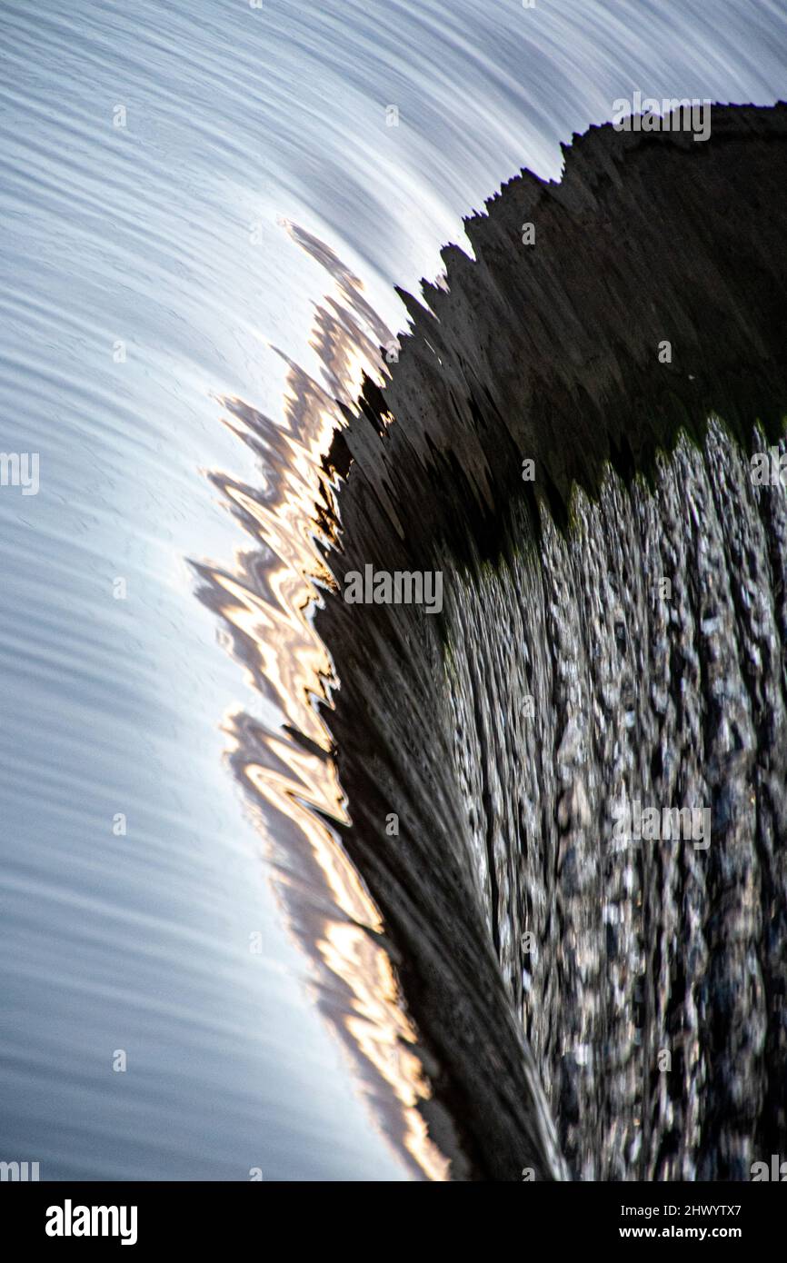 Edge of waterfall hi-res stock photography and images - Alamy