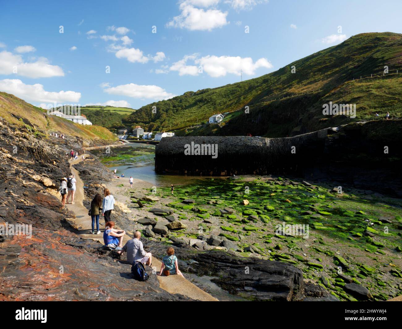 Boscastle harbour hi-res stock photography and images - Alamy