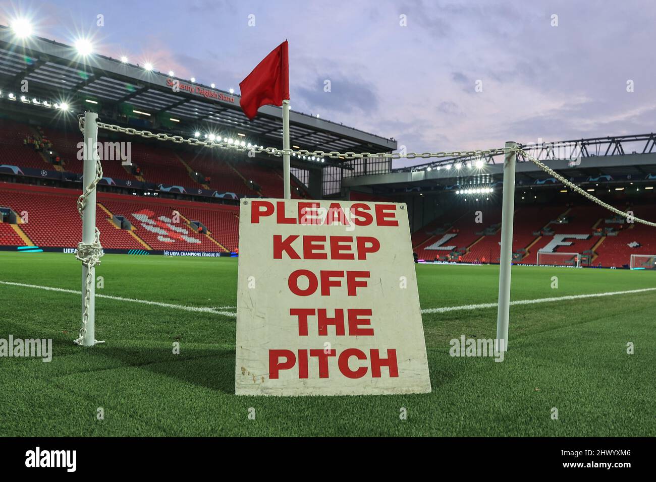 A please keep off the pitch sign hi-res stock photography and images ...