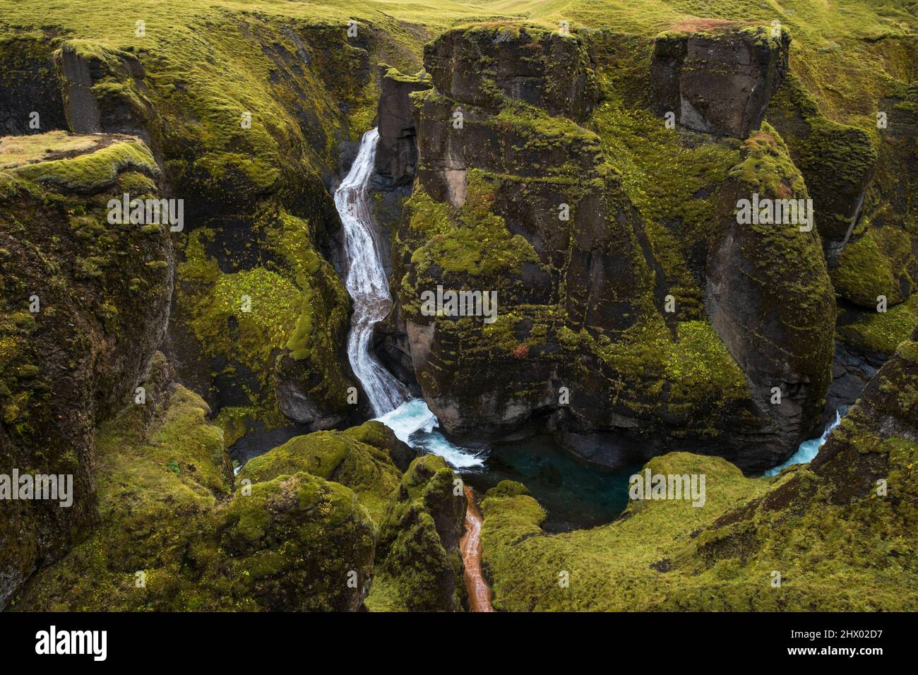 Fjaðrá river flowing through beautiful Fjadrargljufur canyon. Southern ...
