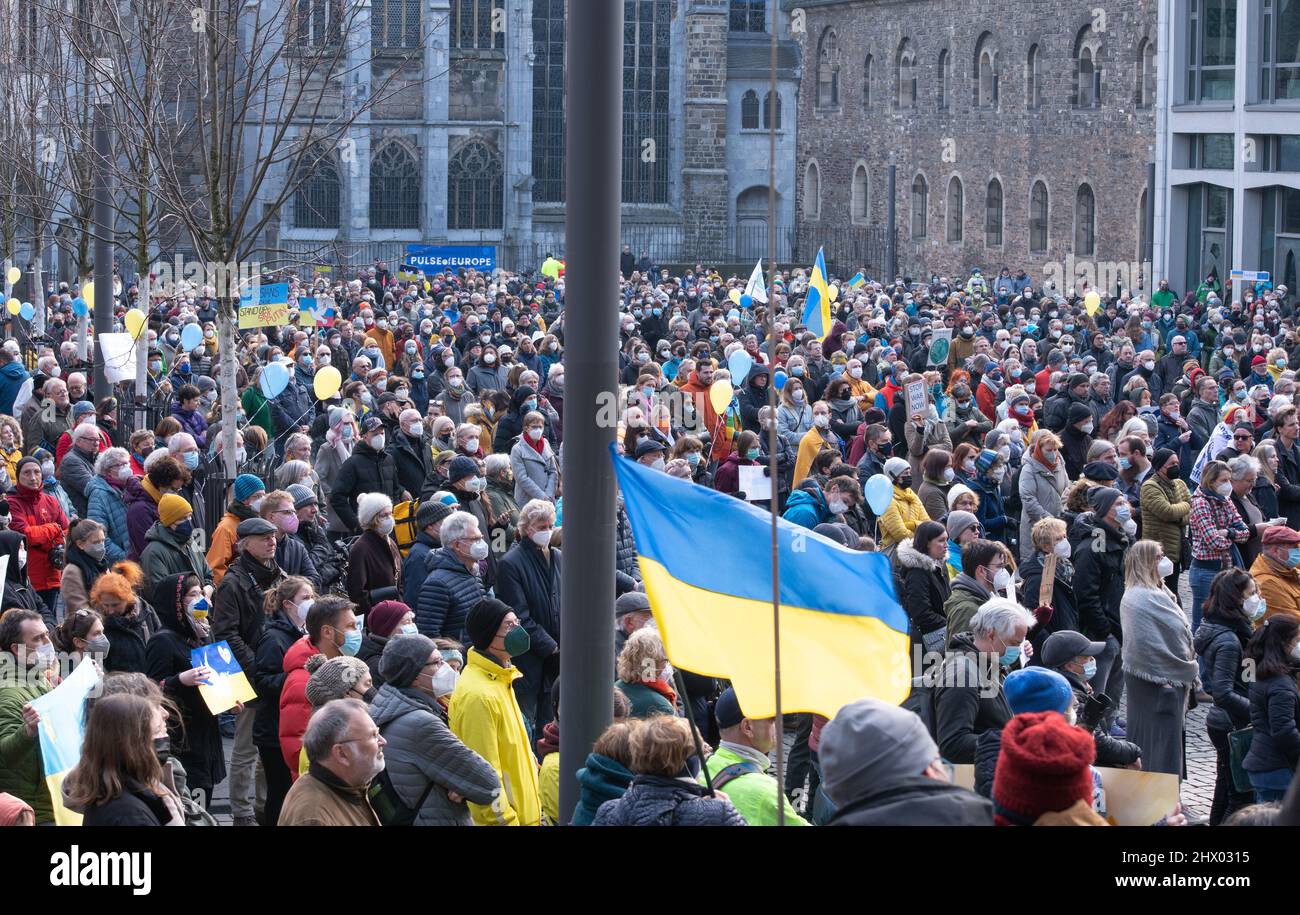 Aachen March 2022: Demonstration organized from Pulse of Europe. For ...
