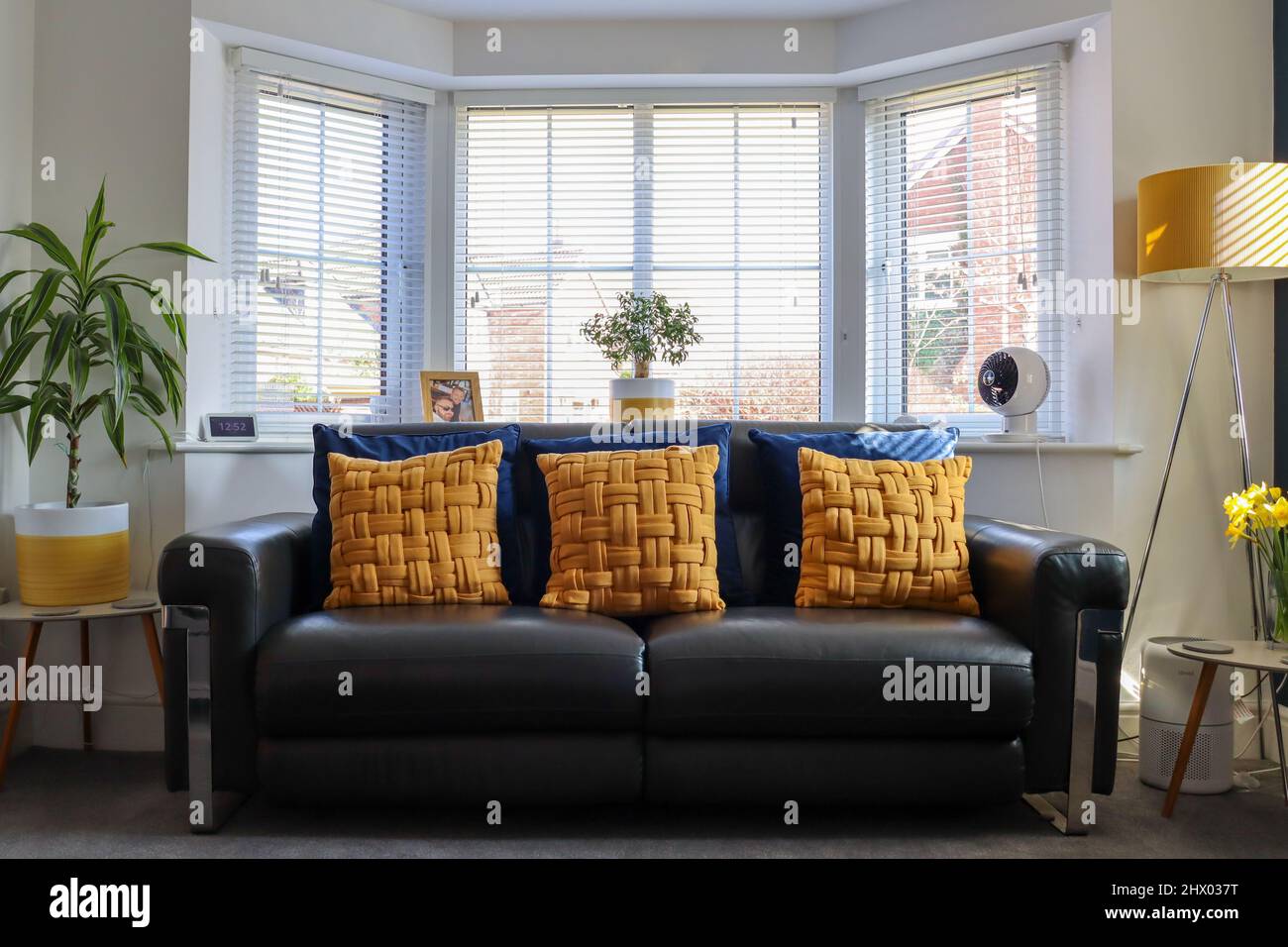 Home interior with lounge, sofa and modern decor Stock Photo - Alamy