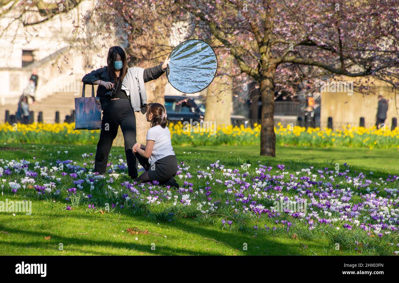 London, England, UK. 8th Mar, 2022. Photographers attracted to the ...