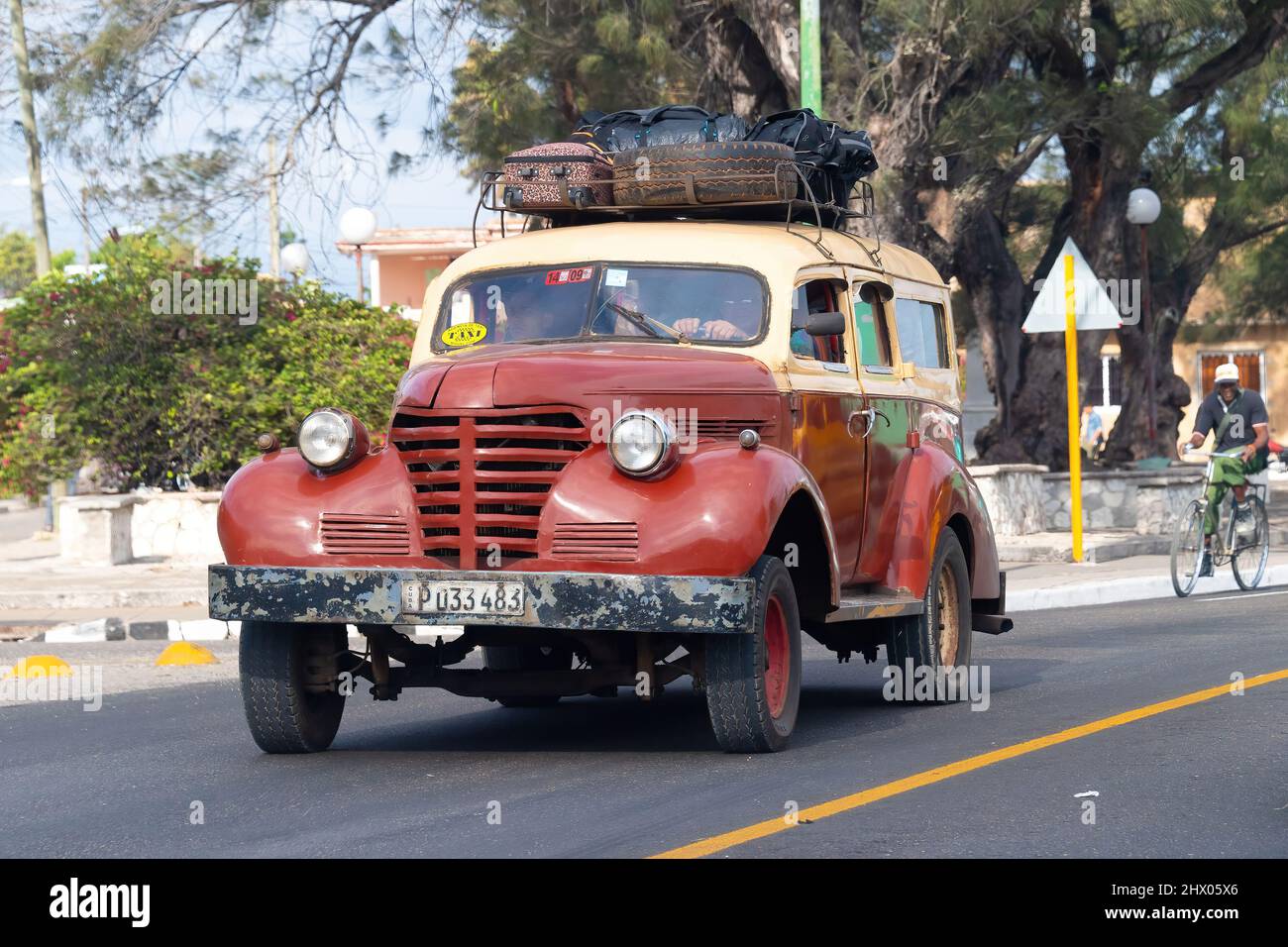 Vintage Cuban cars driving, Cuba, 2017 Stock Photo - Alamy