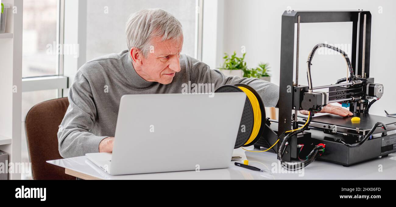 Man with 3D printer Stock Photo - Alamy