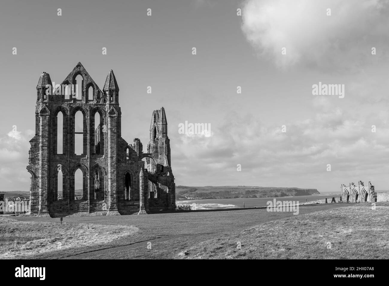 Black and white photo of Whitby abbey in North Yorkshire Stock Photo ...