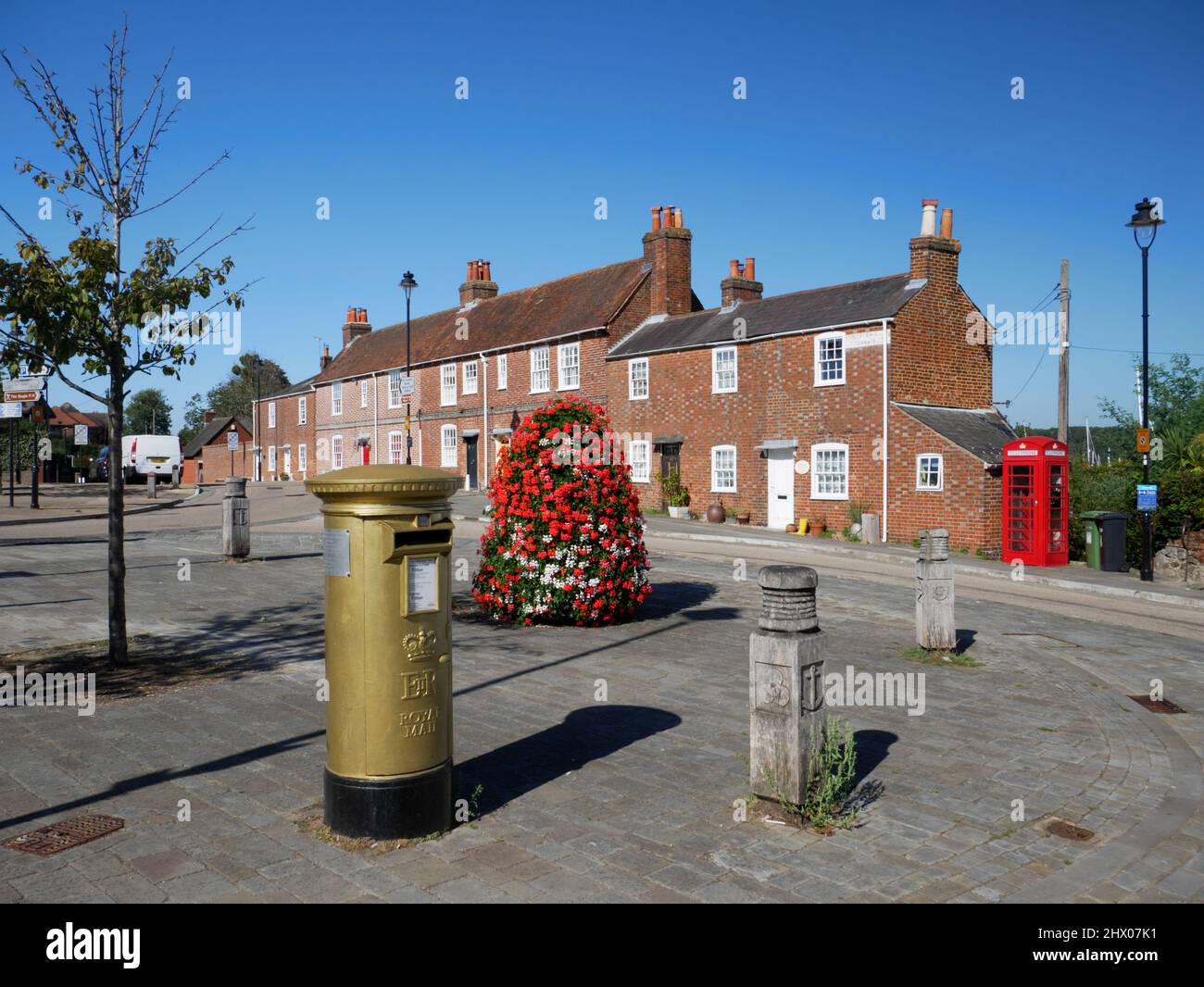 Hamble square hi-res stock photography and images - Alamy
