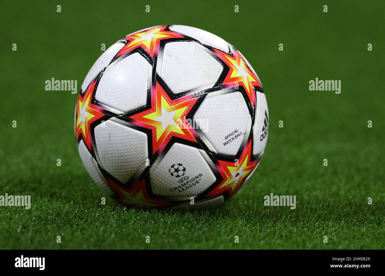 The uefa champions league ball logo hi-res stock photography and images ...