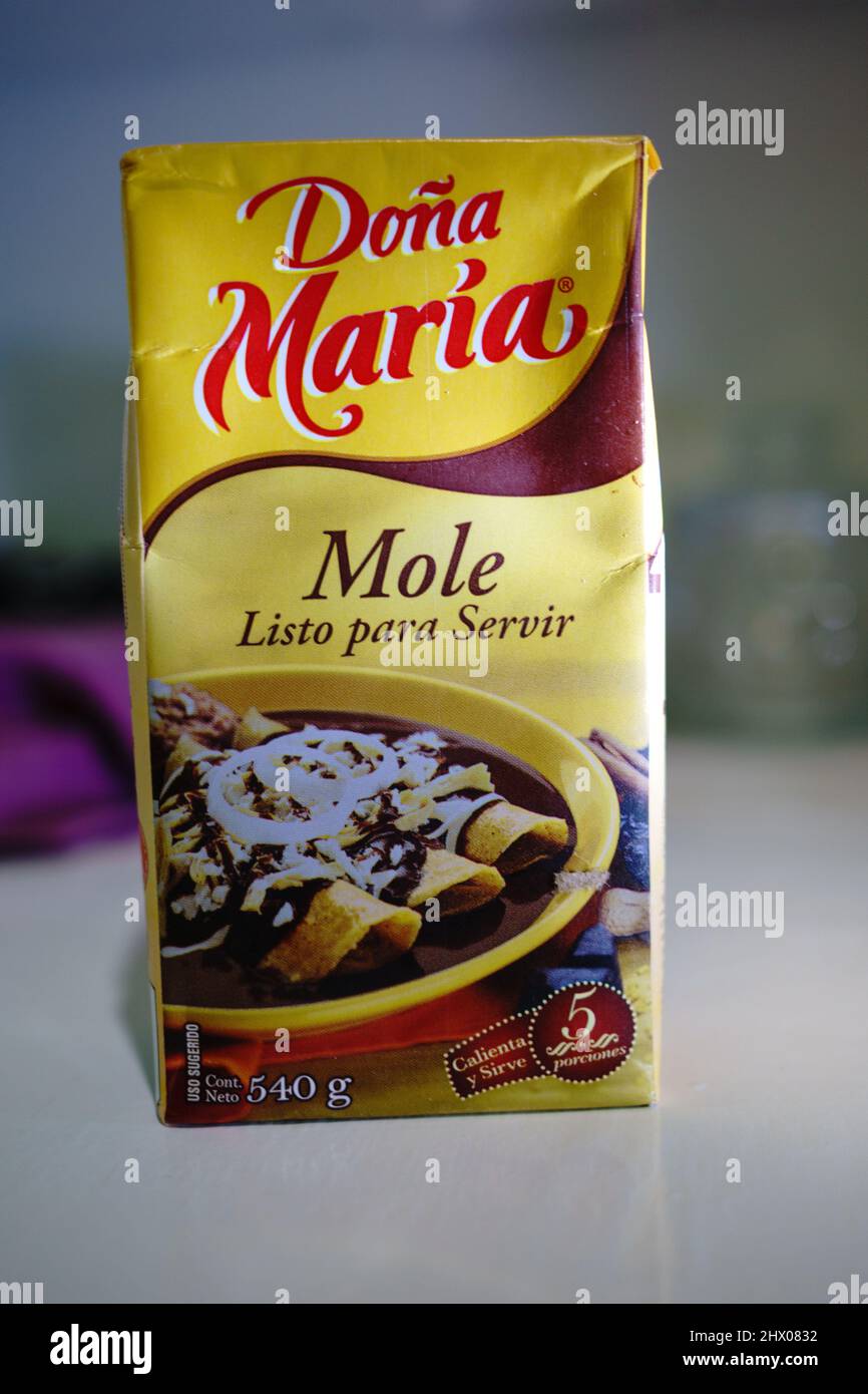 Dona maria mole sauce ready to serve hi-res stock photography and ...