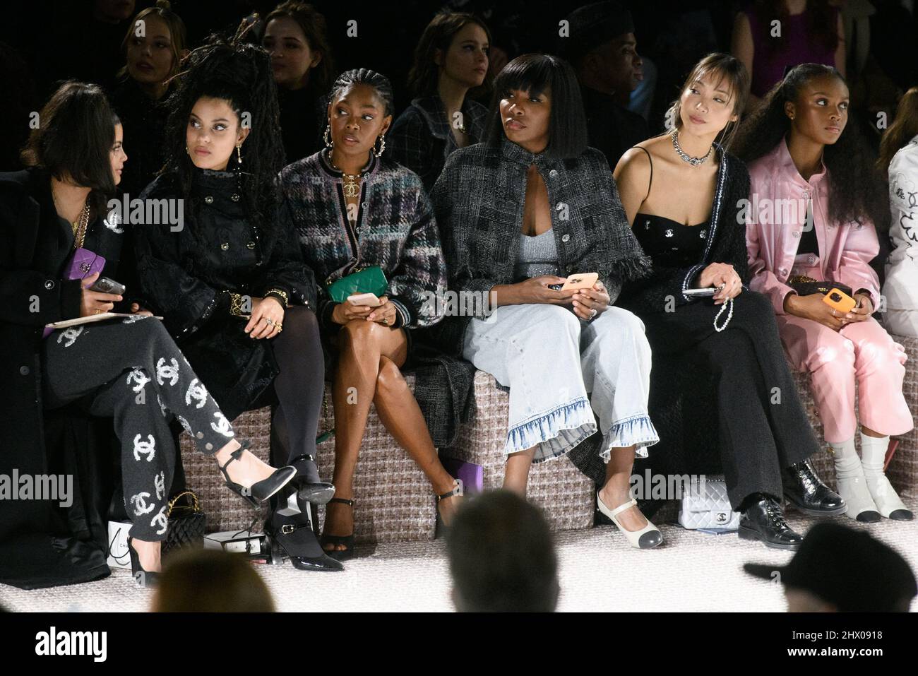 Paris, France. March 08, 2022, Lisa Diaz and Naomi Diaz, Venus Williams ...