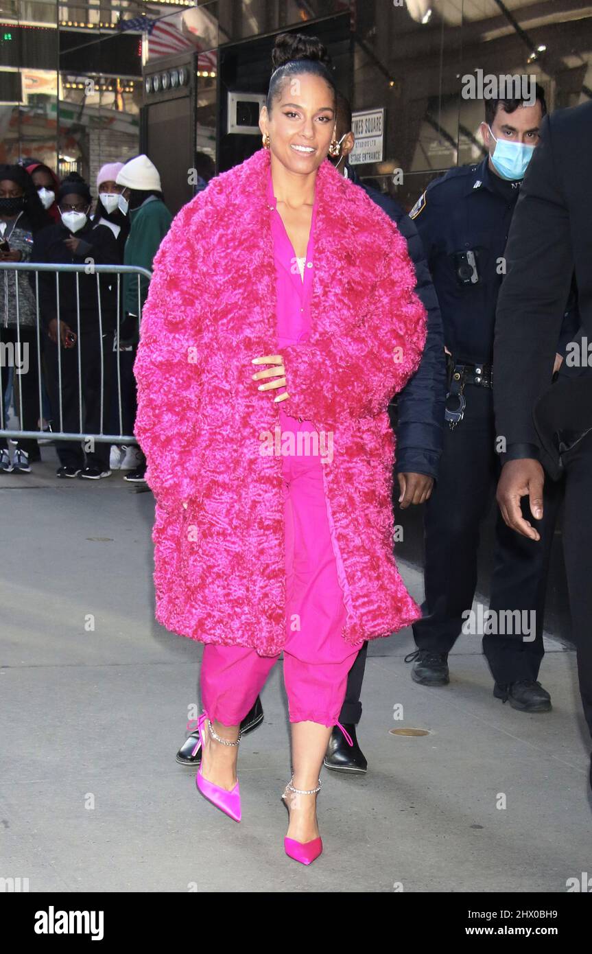 Alicia keys good morning america hi-res stock photography and images ...