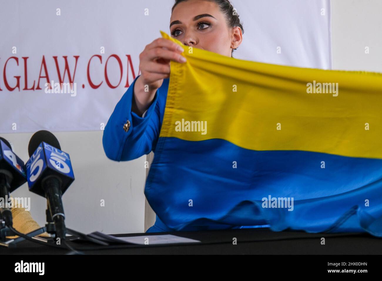 Los Angeles, California, USA. 8th Mar, 2022. Veronica Didusenko, Miss ...