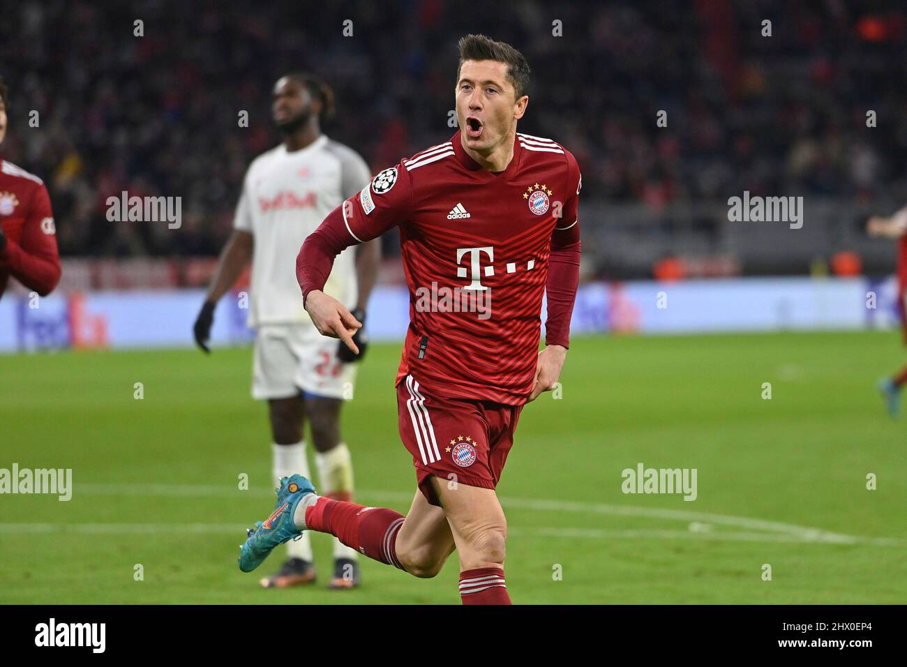 Munich, Deutschland. 08th Mar, 2022. goaljubel Robert LEWANDOWSKI (FC ...