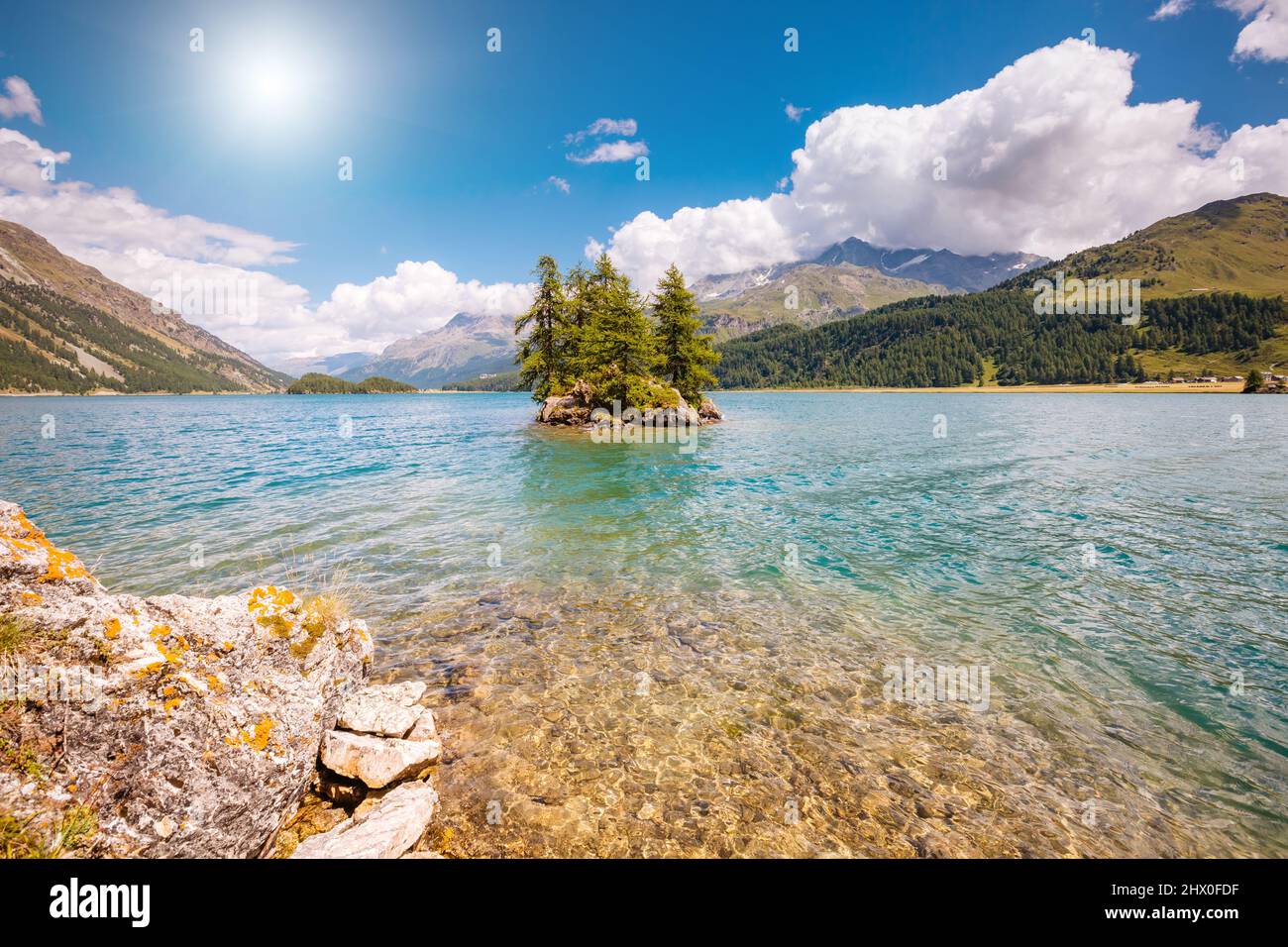 Great view on azure lake Silsersee (Sils) and peak Piz Corvatsch ...