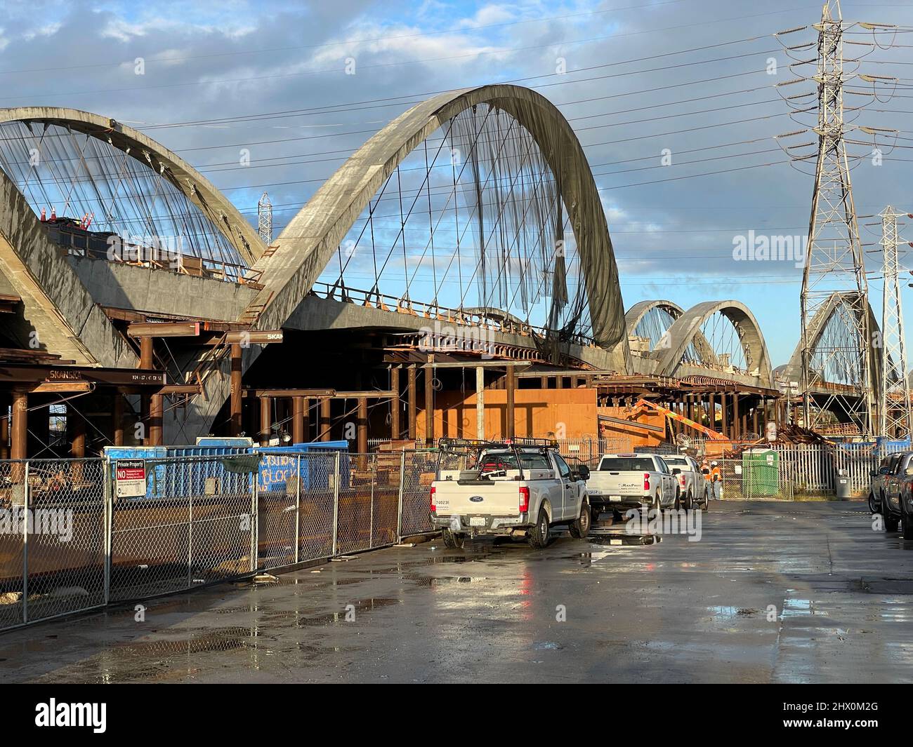 Bridges construction hi-res stock photography and images - Alamy