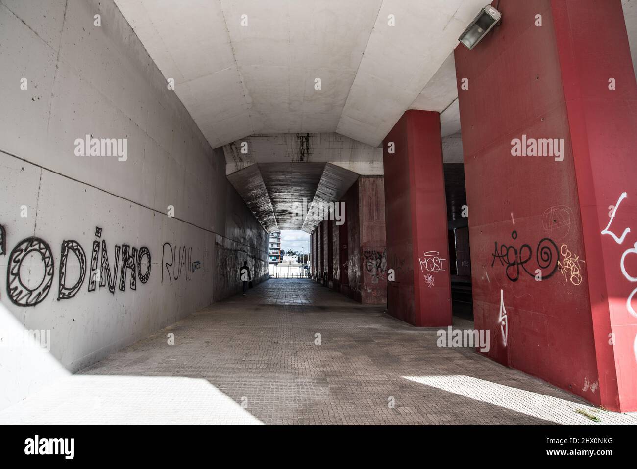 Walkway passage hi-res stock photography and images - Alamy
