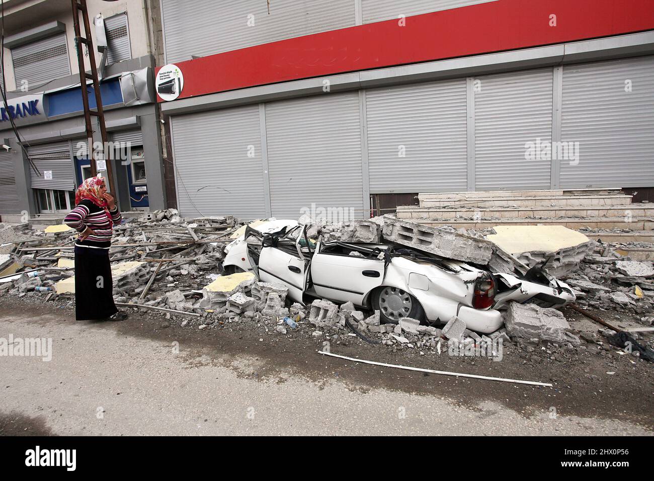 Van earthquake hi-res stock photography and images - Alamy