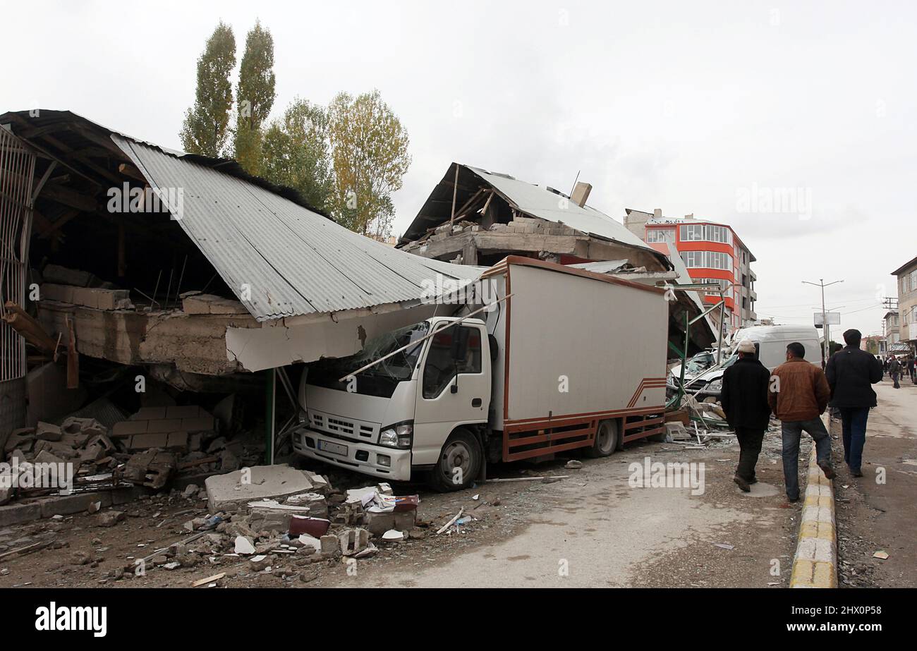 Van earthquake hi-res stock photography and images - Alamy