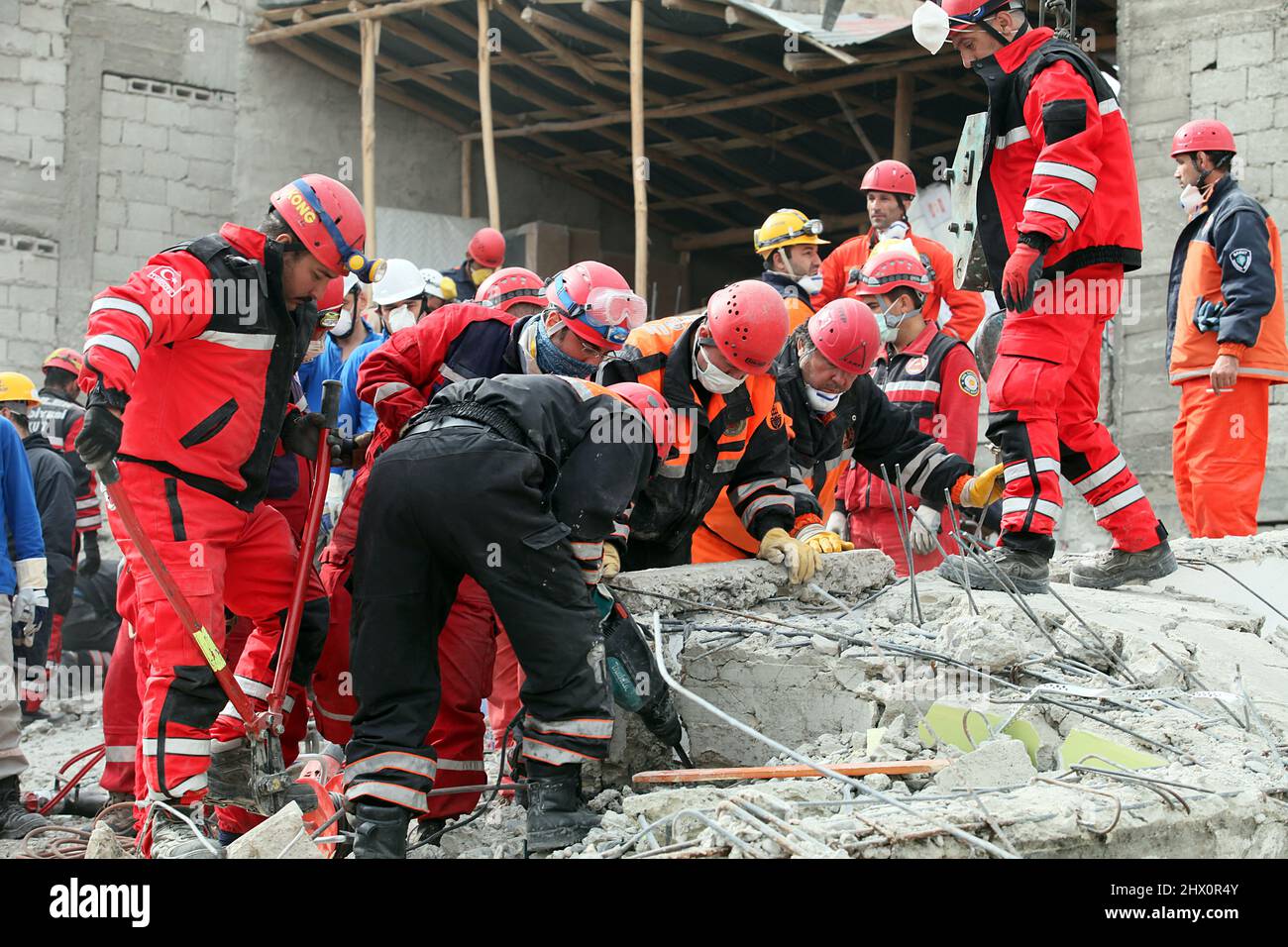 Van earthquake hi-res stock photography and images - Alamy