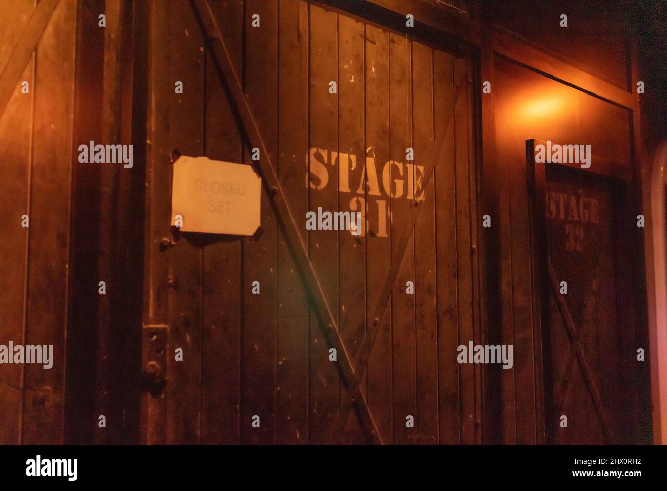 Stage doors hi-res stock photography and images - Alamy