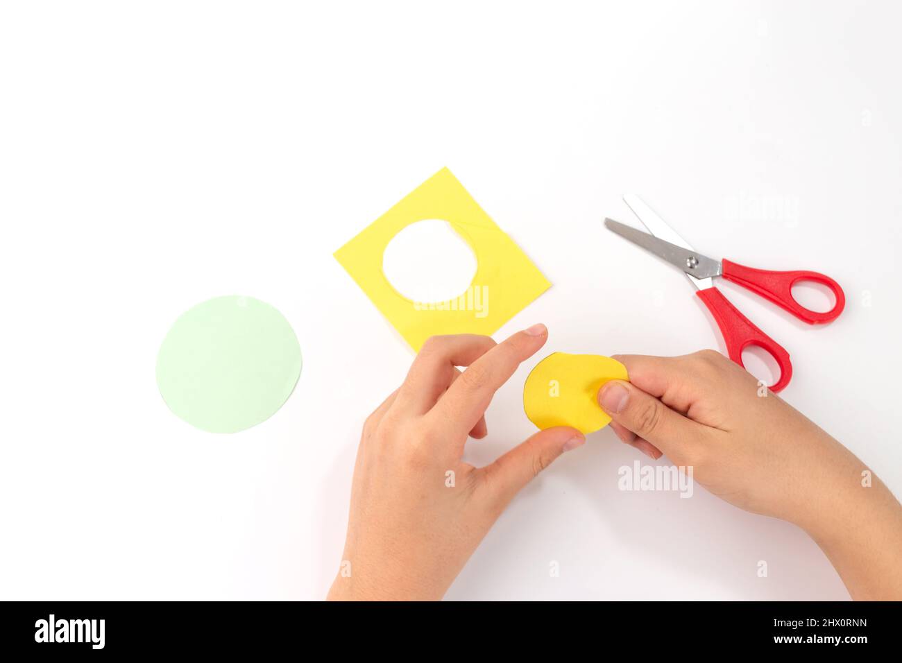 cut out circle from paper, for kids, step by step instruction, DIY ...