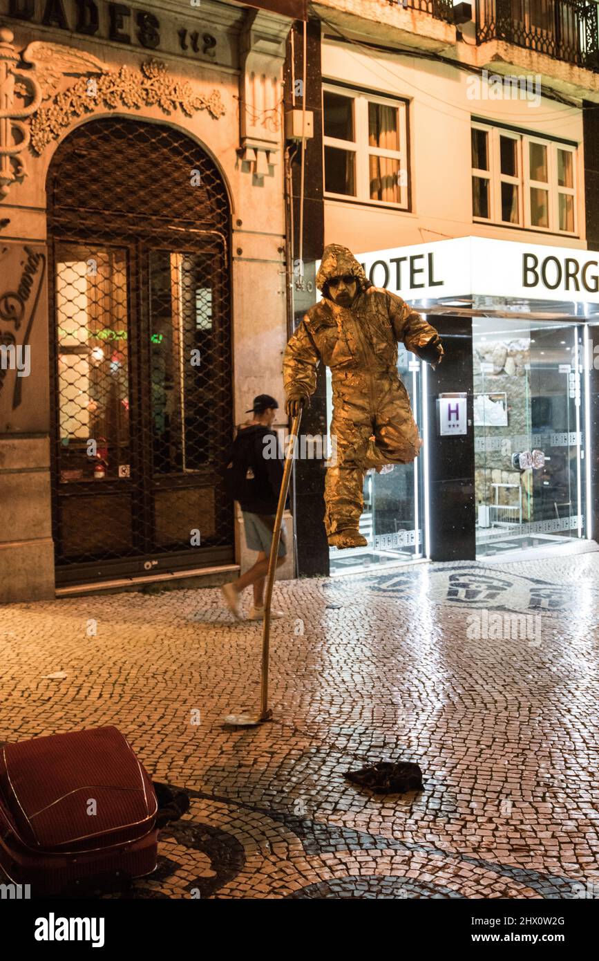 Bar act hi-res stock photography and images - Alamy