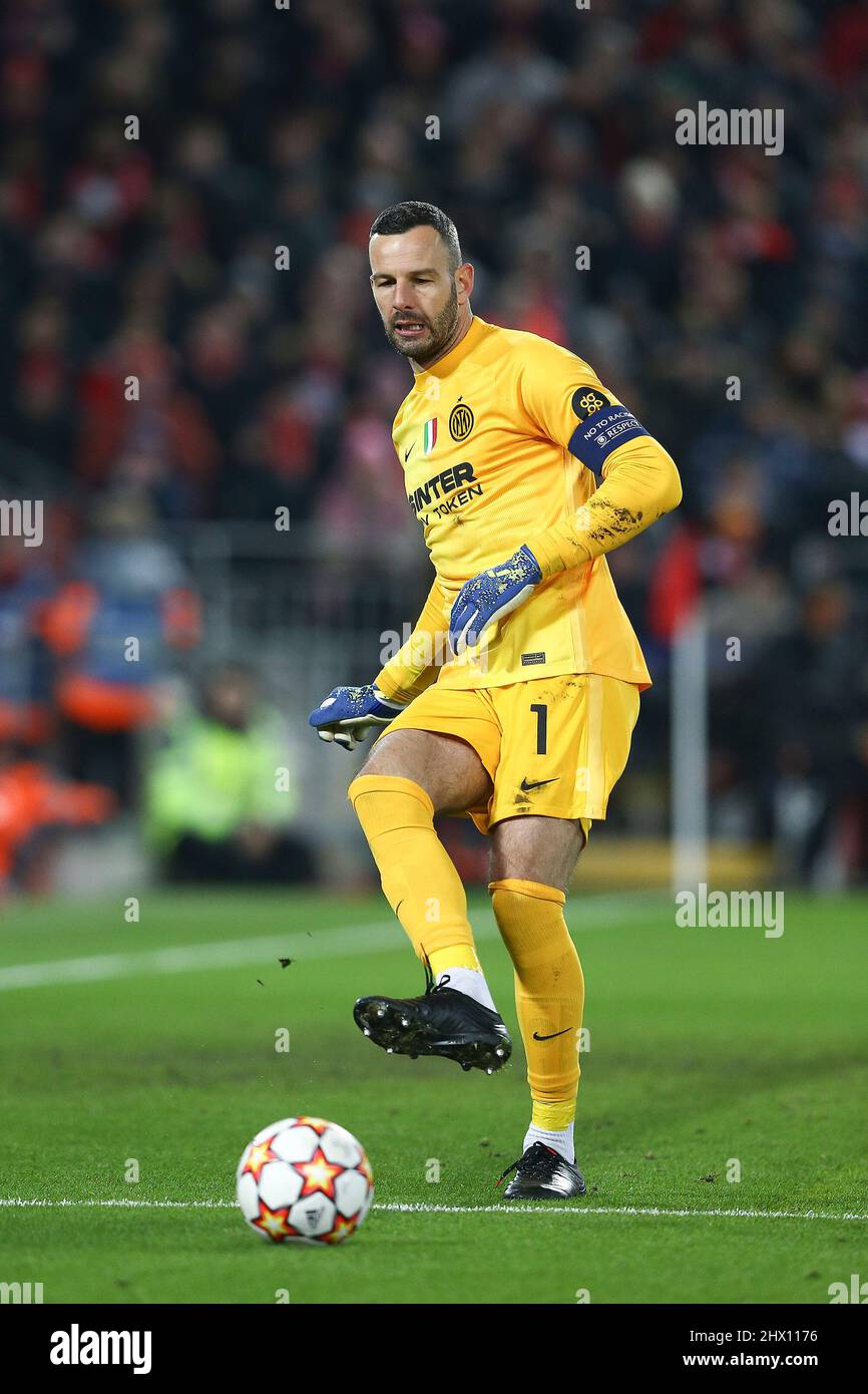 Handanovic inter hi-res stock photography and images - Alamy