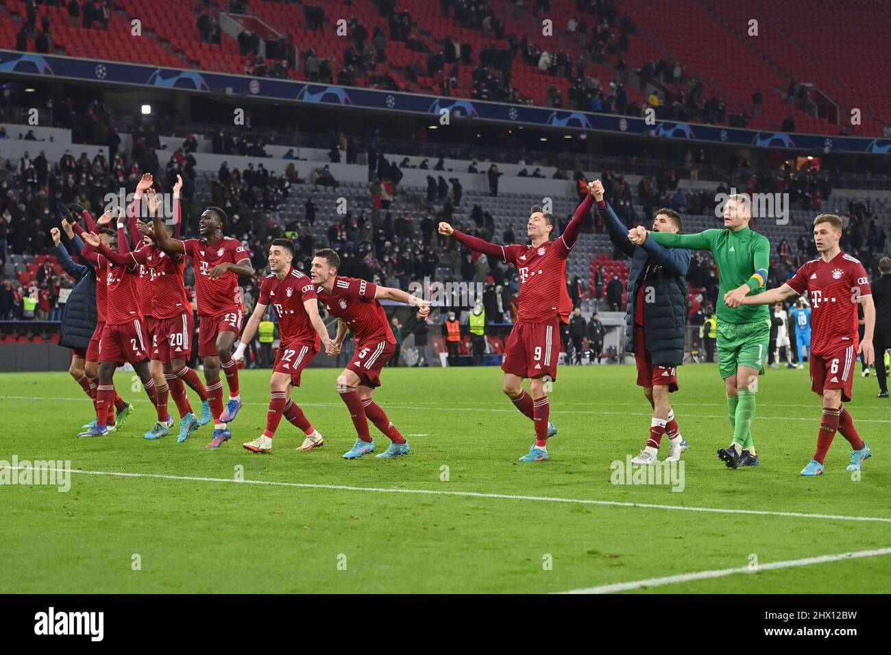 8th final of the champions league hi-res stock photography and images ...