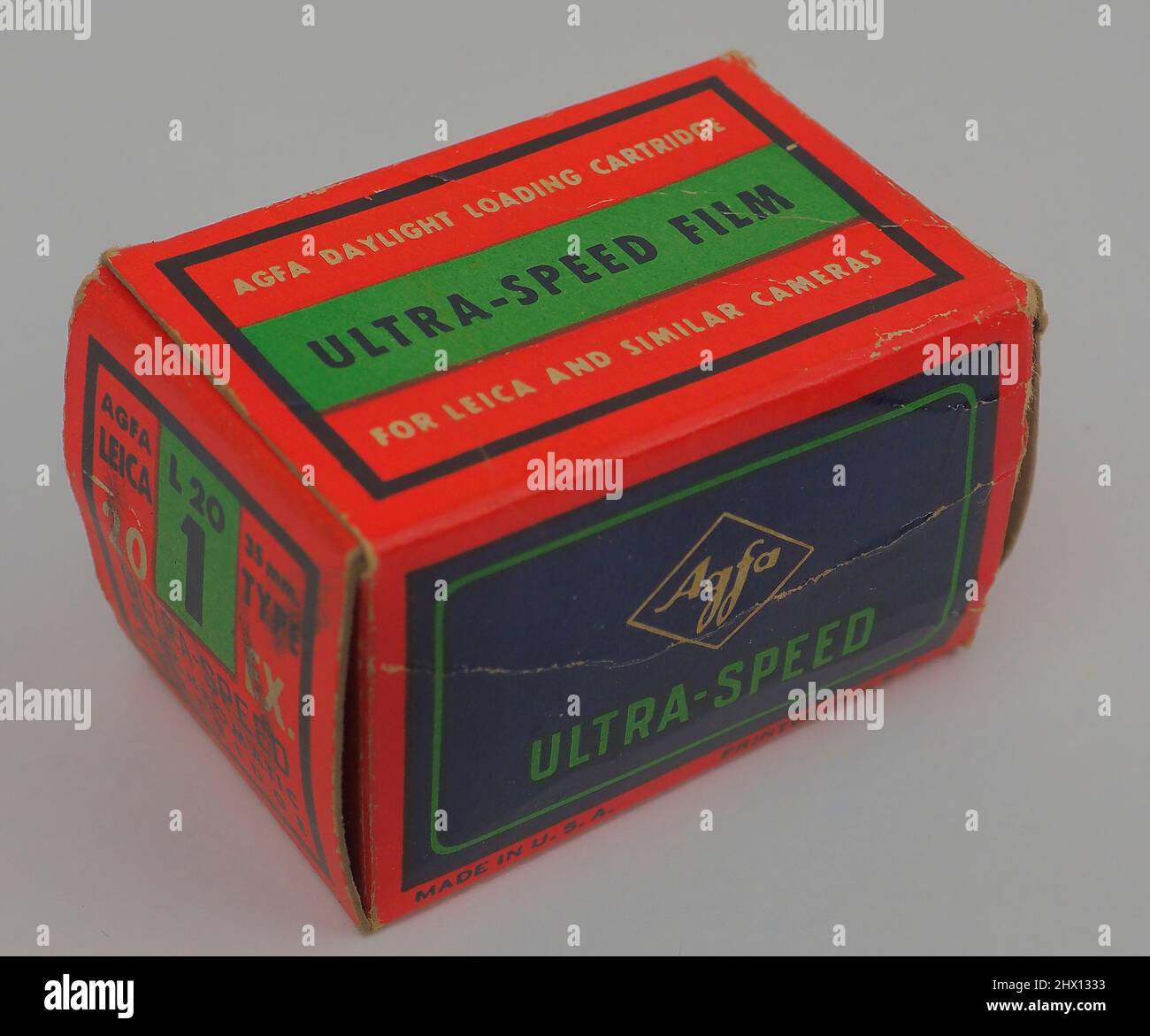 Vintage agfa 35mm film box Stock Photo - Alamy