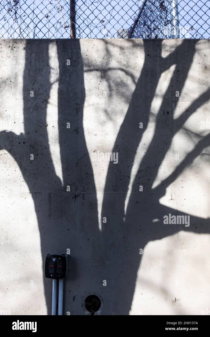 Shadow falling across building hi-res stock photography and images - Alamy