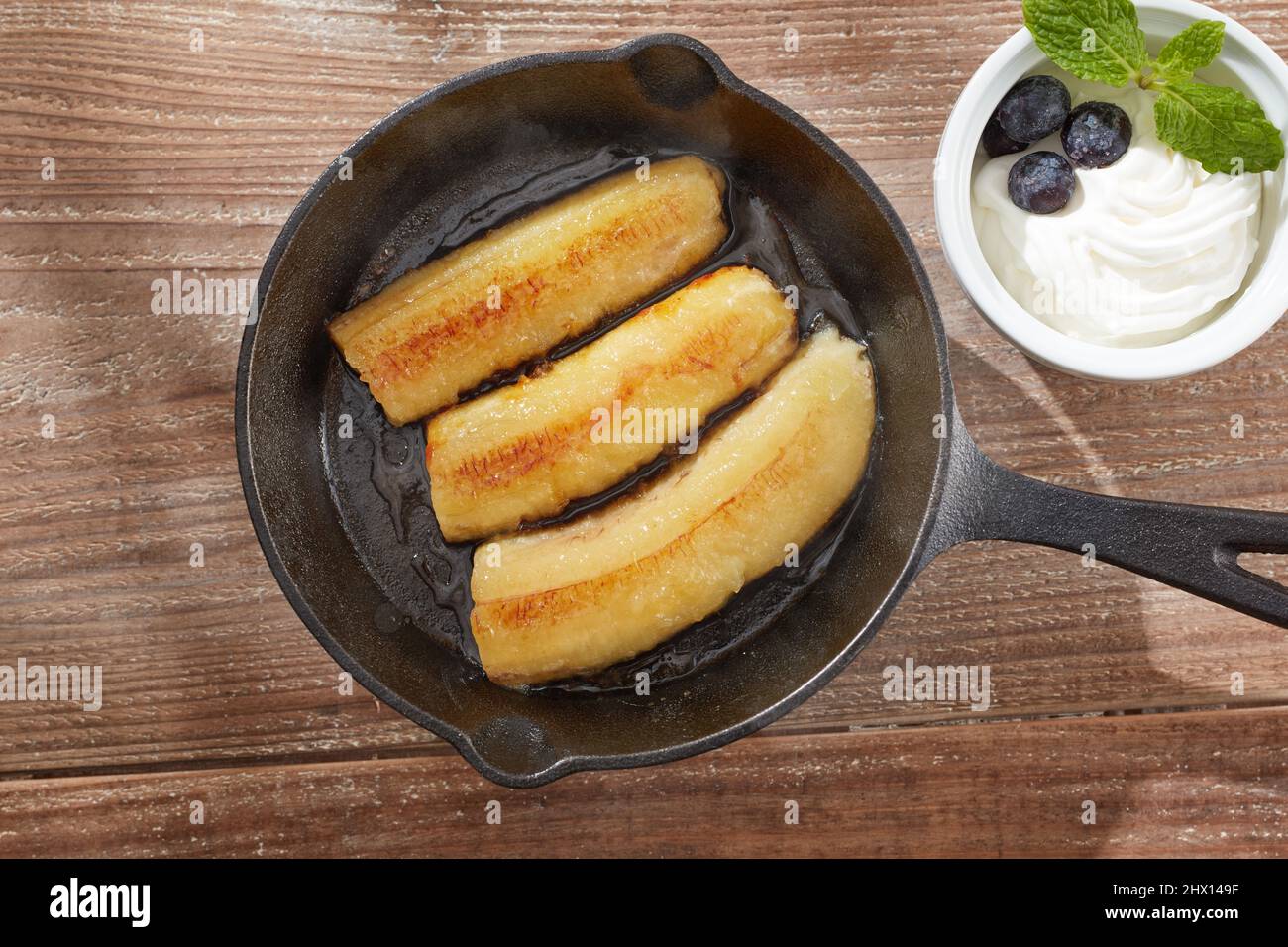 Banana flambe hi-res stock photography and images - Alamy