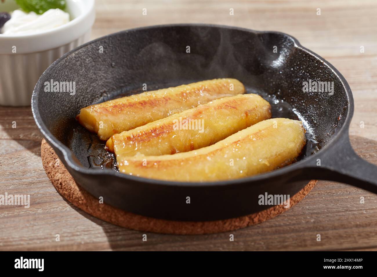 Banana flambe hi-res stock photography and images - Alamy