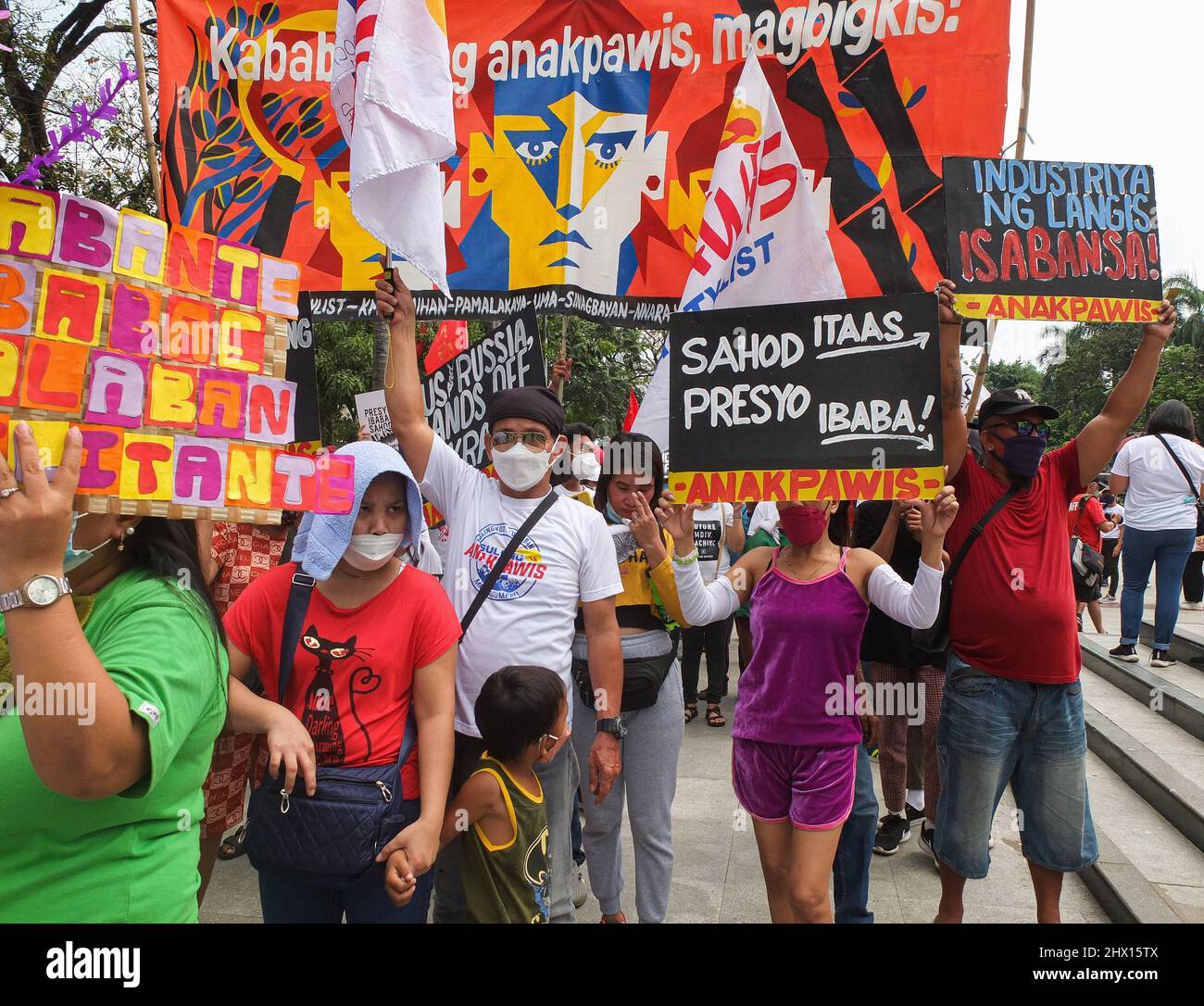 Filipino activists hi-res stock photography and images - Alamy