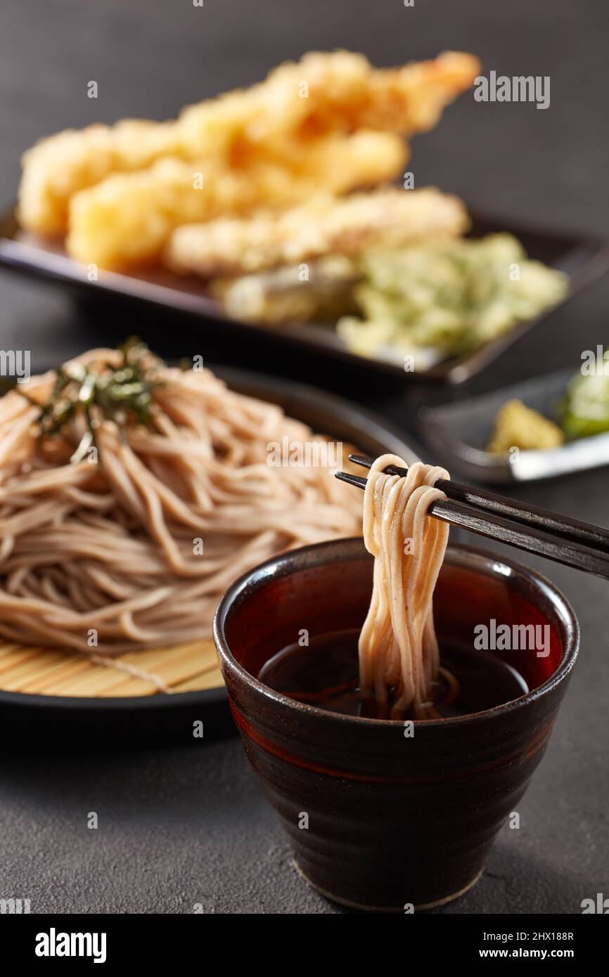 Soba noodles deep fried hi-res stock photography and images - Alamy